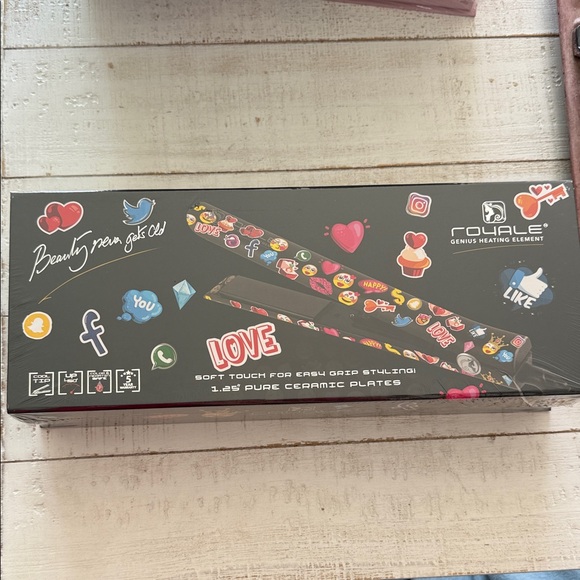 Royale | Hair | Royale Emoji Hair Straightener 25 Pure Ceramic Plates ...
